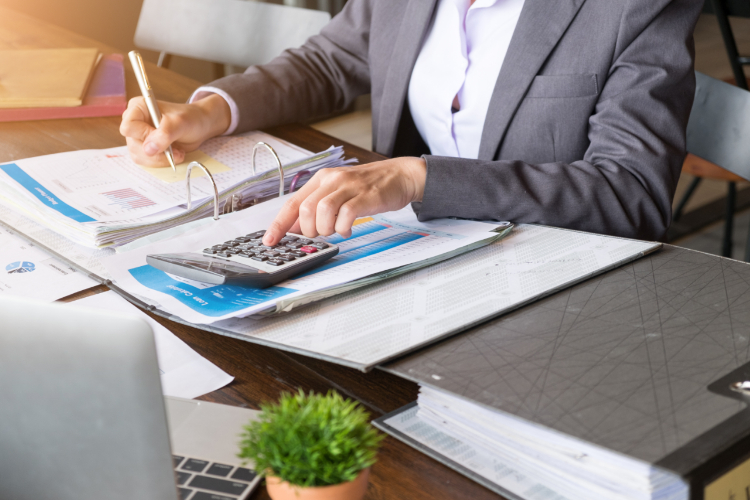 Reservas disponibles frente a reservas de libre disposición